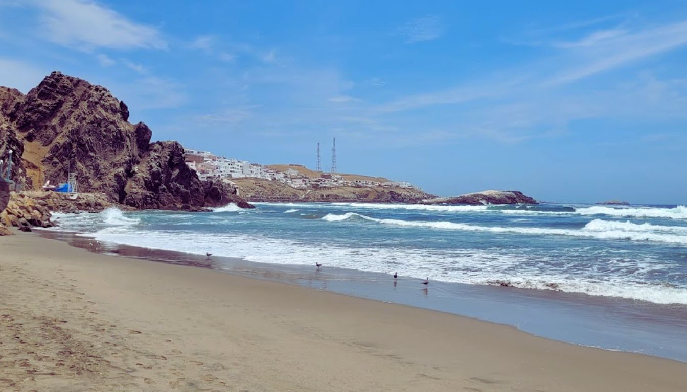 📍Descubre La Serenidad De Playa Lomas Del Mar: Un Escape Natural En Lima