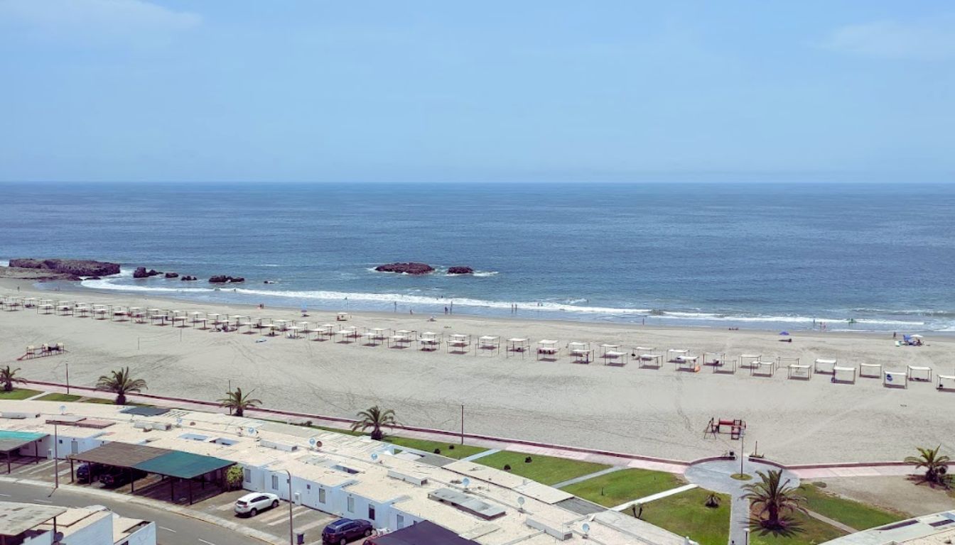 📍Playa Mar Adentro: Un Edén Escondido En La Costa Peruana