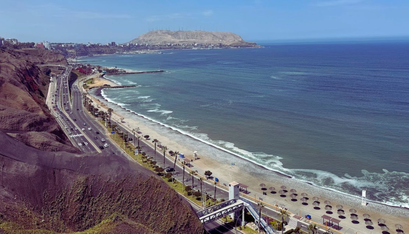 📍Descubre La Vibrante Playa Miraflores: El Corazón Surfero De Lima